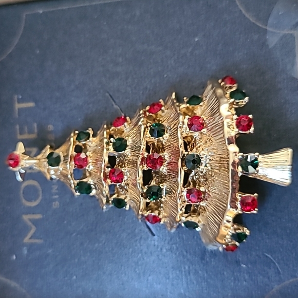 Napier | Jewelry | 5 Monet Sparkling Holiday Pins With Gift Boxes ...